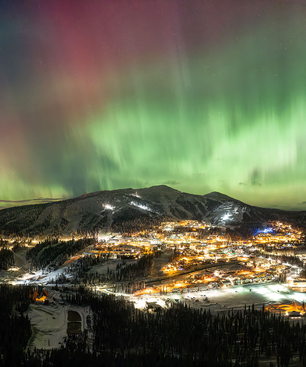 Witness Nature's Grandeur: The Northern Lights at Big White Ski Resort ...